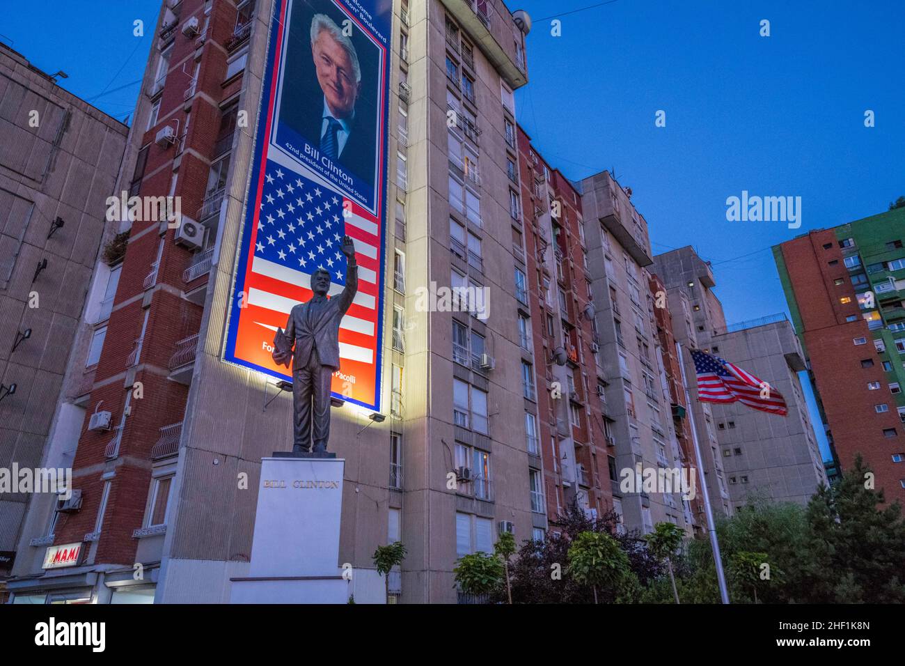 Mural poster of Bill Clinton in Pristina, Kosovo Stock Photo - Alamy