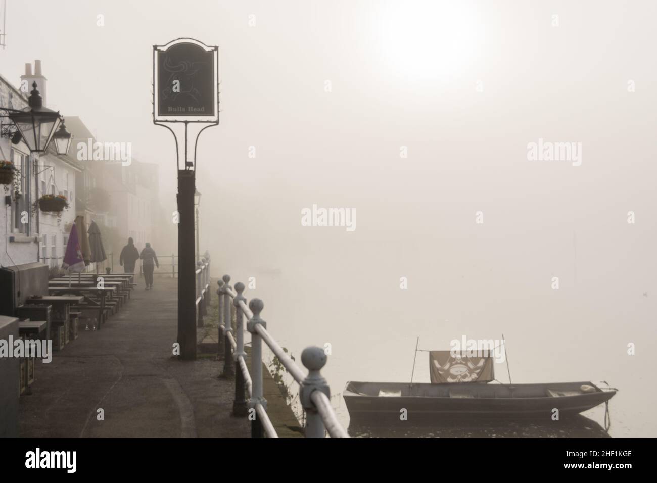 A foggy day on the River Thames at the Bull's Head pub on Strand-on-The ...