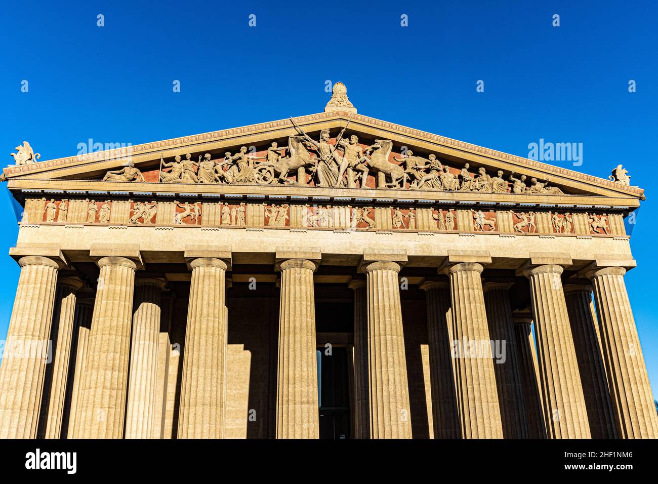 Full Scale Replica of The Parthenon in Centennial Park, Nashville, Tennessee, USA Stock Photo ...