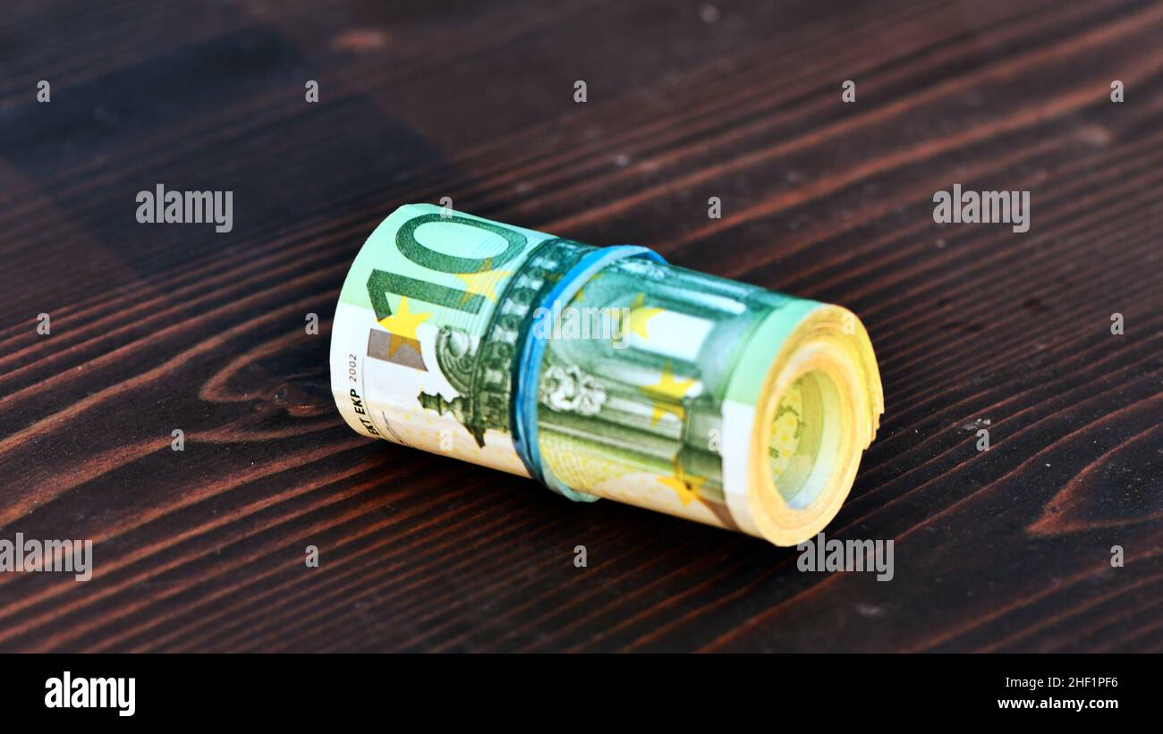 5000 euros hi-res stock photography and images - Alamy