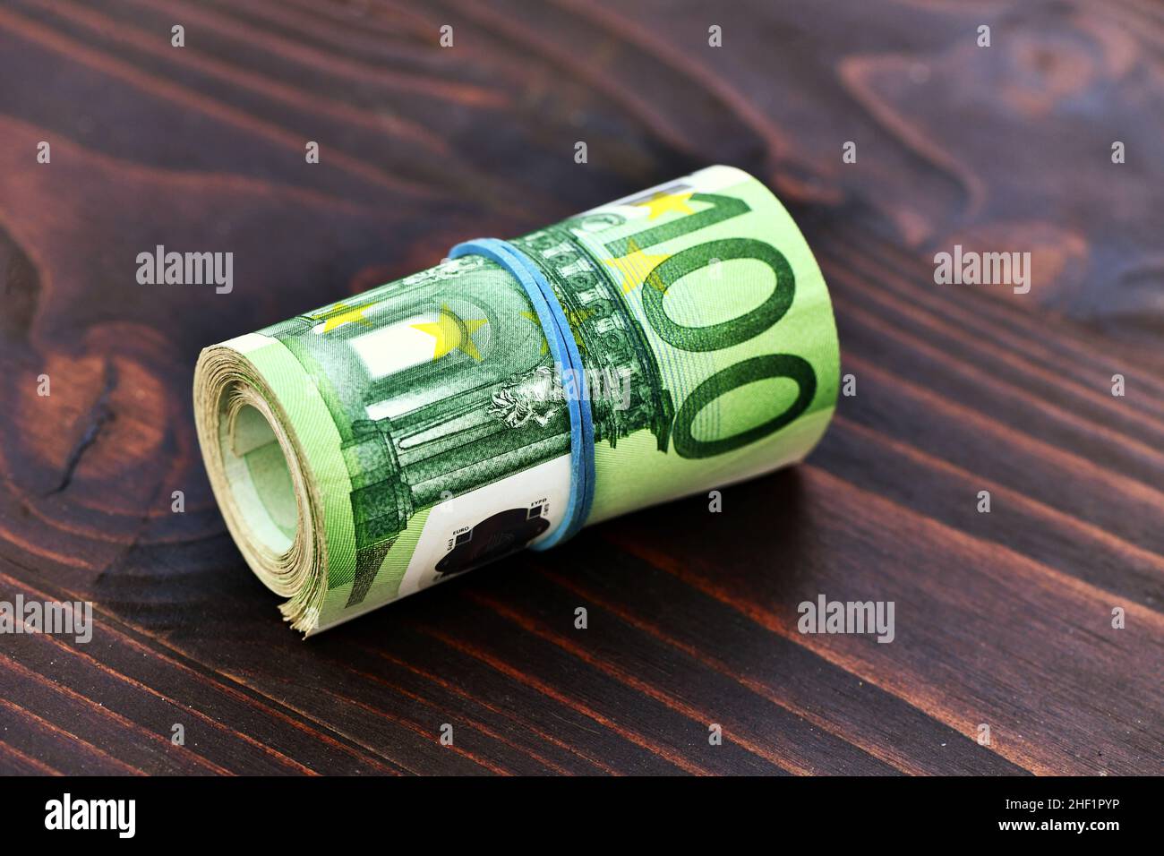 5000 bill hi-res stock photography and images - Alamy