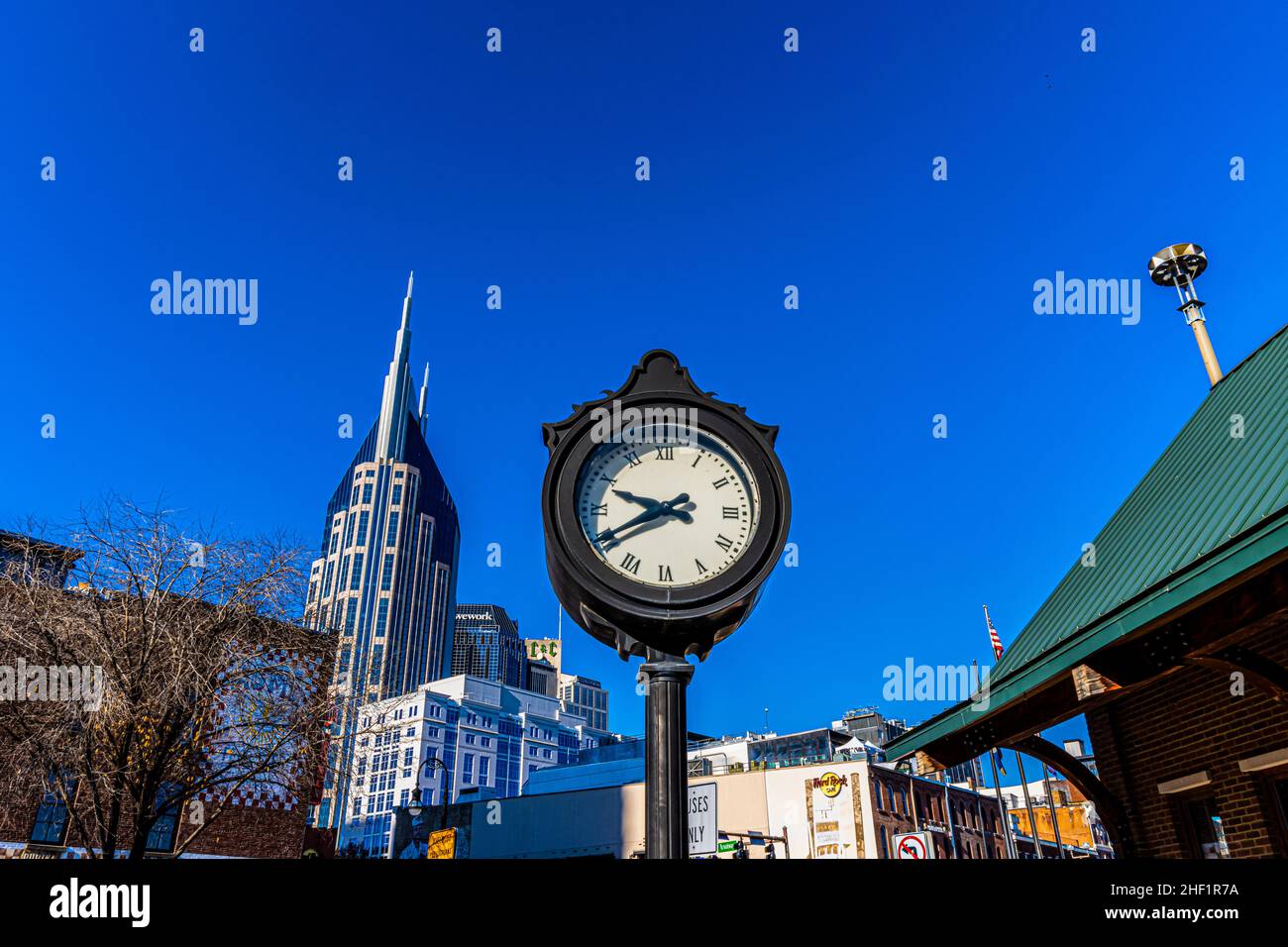 Downtown Nashville and The Historic Train Depot Clock, Nashville ...