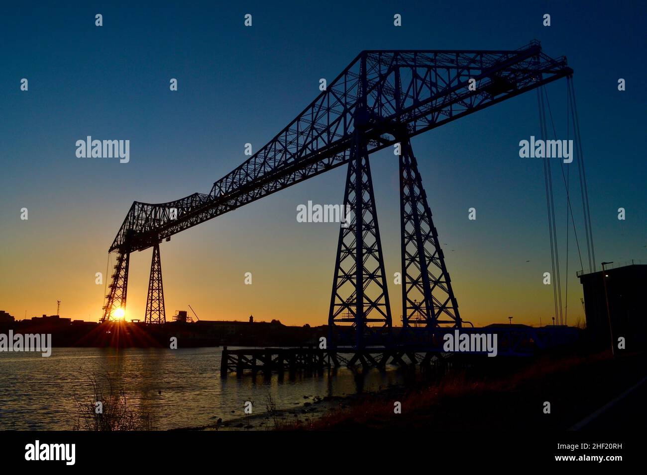 Tees transporter bridge silhouette hi-res stock photography and images ...