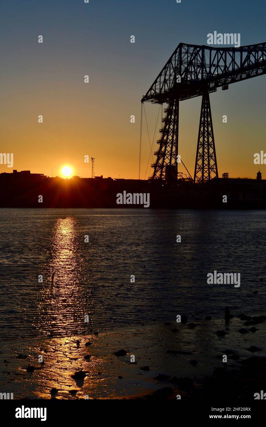 Tees transporter bridge silhouette hi-res stock photography and images ...