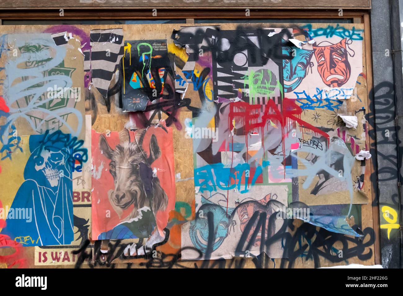 Glasgow, Scotland, UK. 13th January, 2022. Shop window boarded up with ...