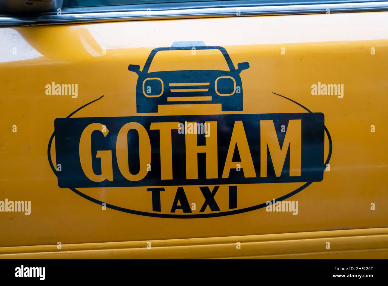 Glasgow, Scotland, UK. 13th January, 2022. Gotham taxi on the film set ...