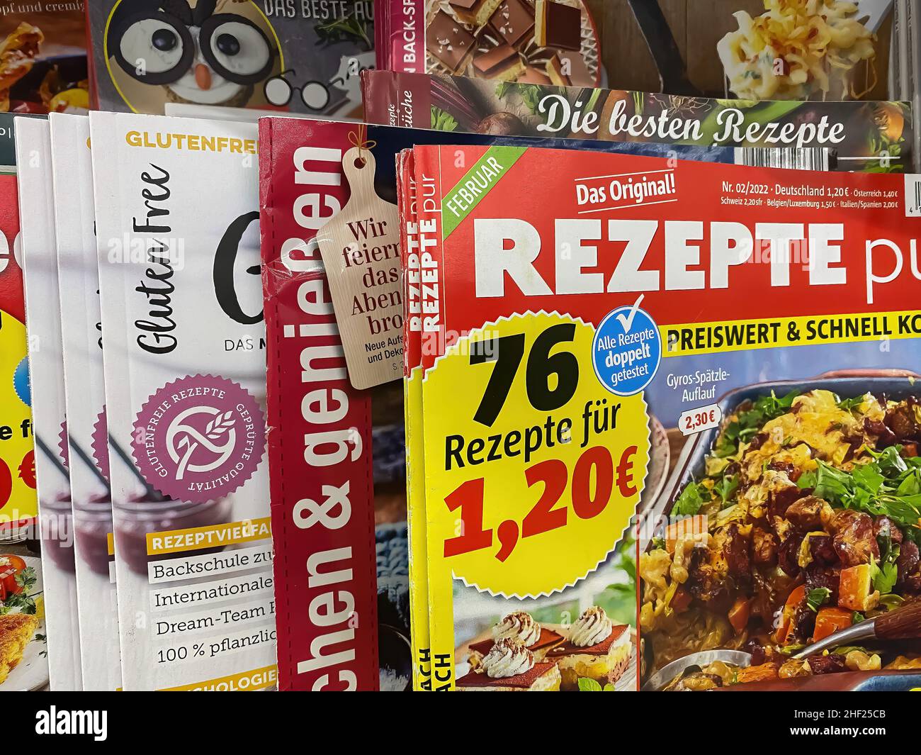 Cooking magazines hi-res stock photography and images - Alamy
