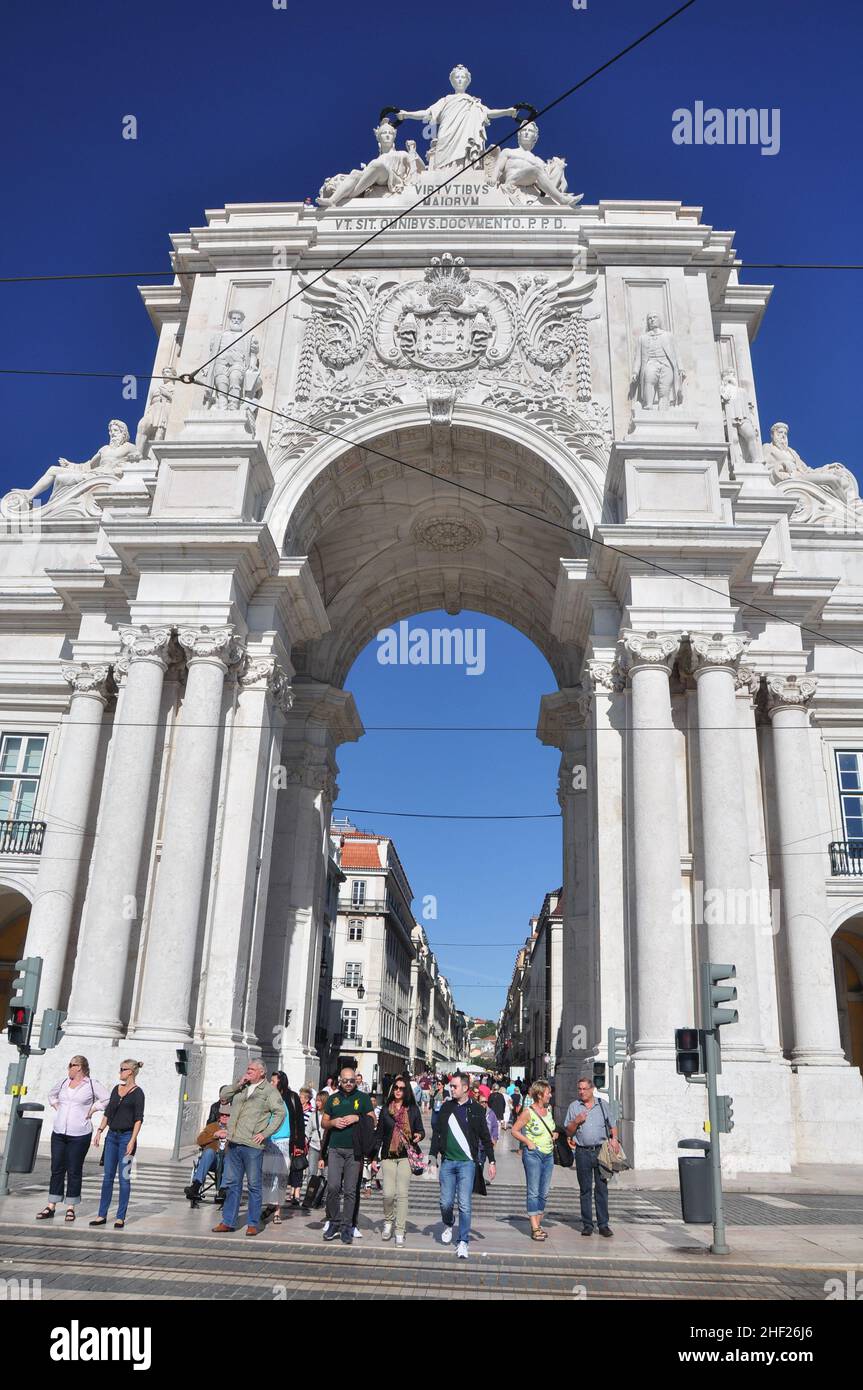 Arco do castelo lisbon hi-res stock photography and images - Alamy