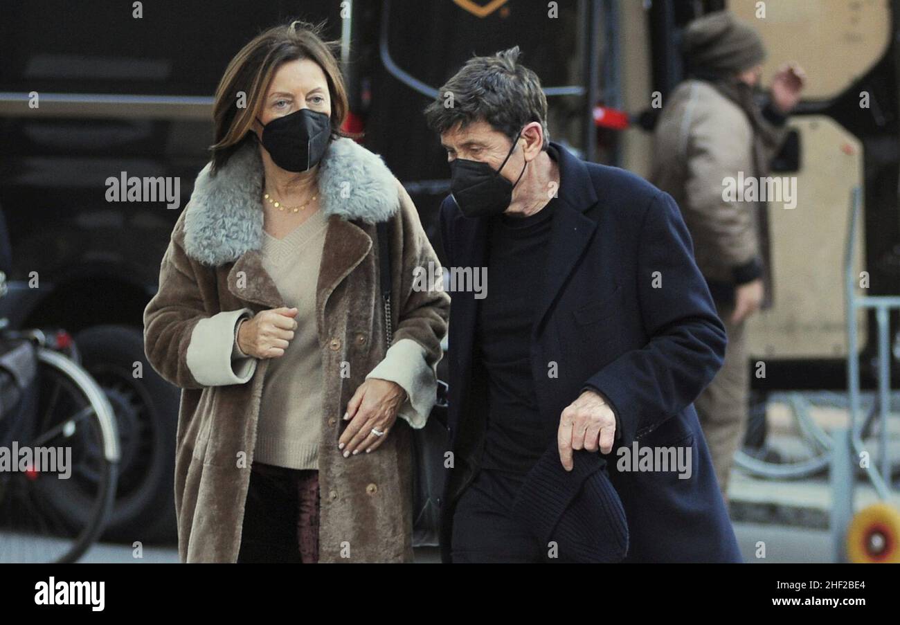 Giorgio morandi blue hi-res stock photography and images - Alamy