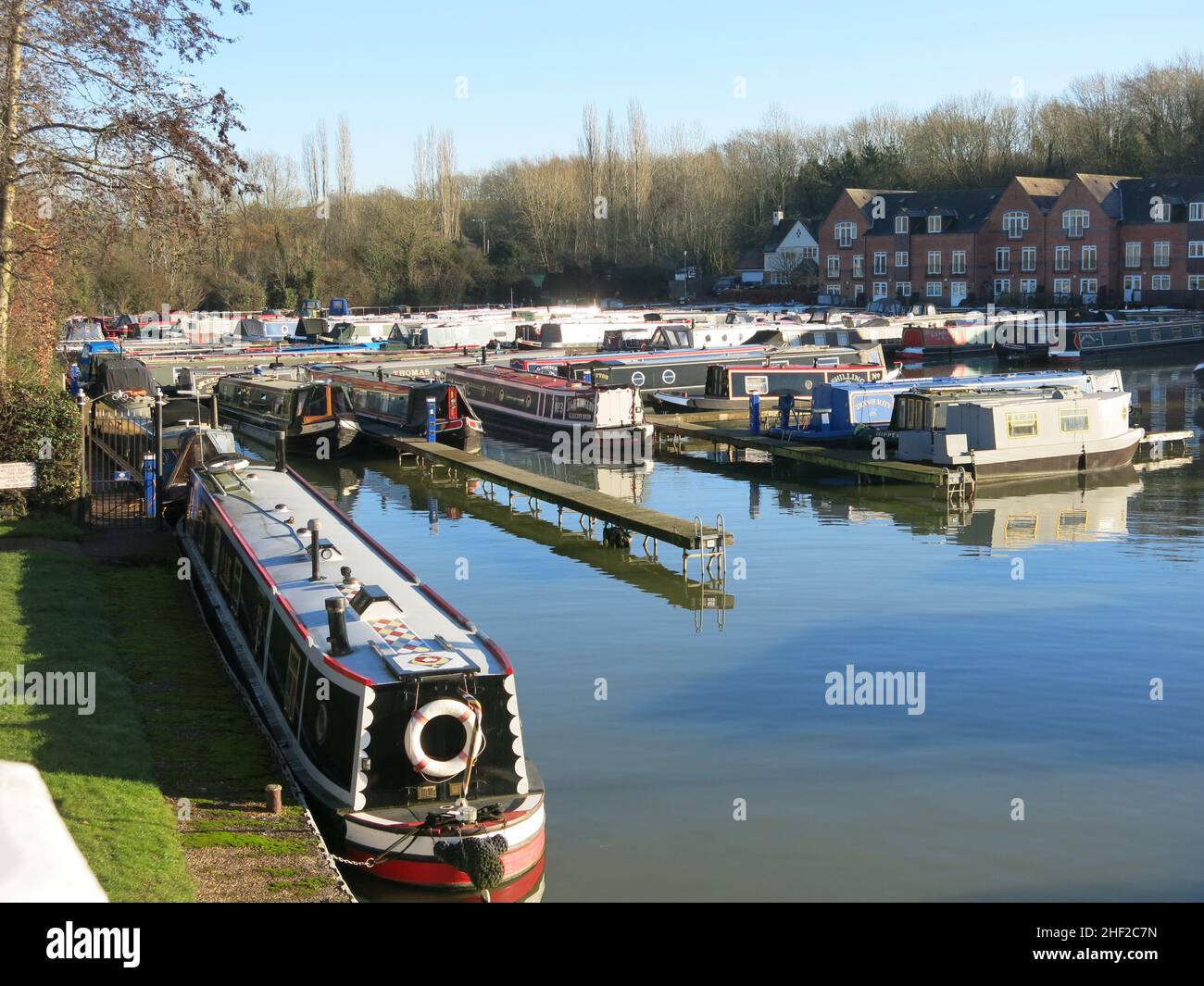 The busy Braunston Marina on the Grand Union Canal in Northamptonshire ...