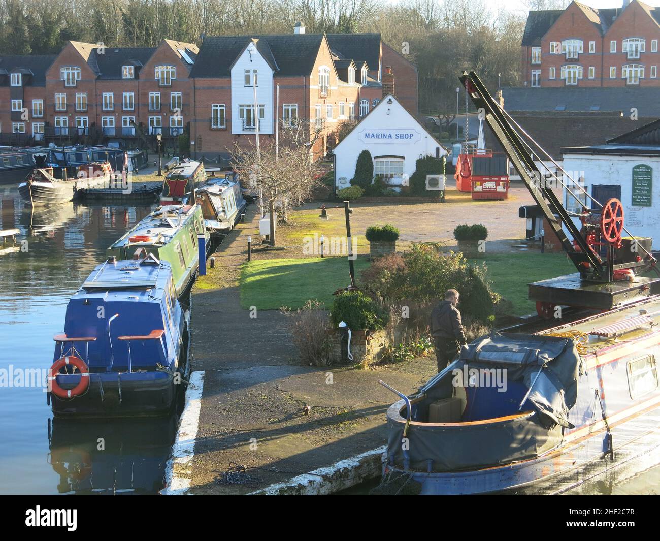 The busy Braunston Marina on the Grand Union Canal in Northamptonshire ...