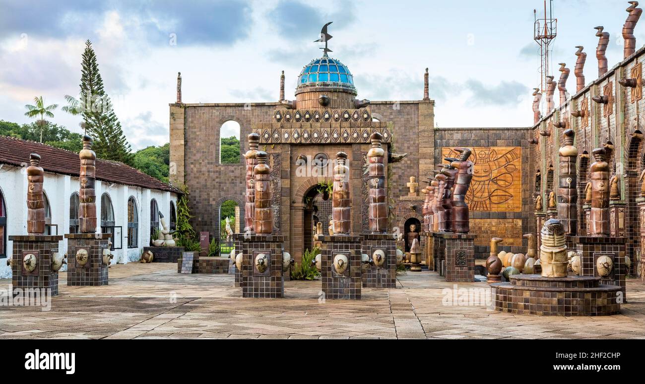 Ceramica escultura hi-res stock photography and images - Alamy