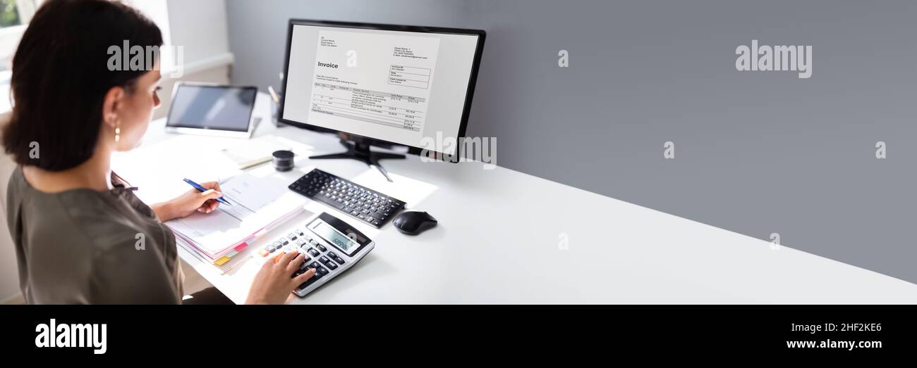 Accountant computer hi-res stock photography and images - Alamy