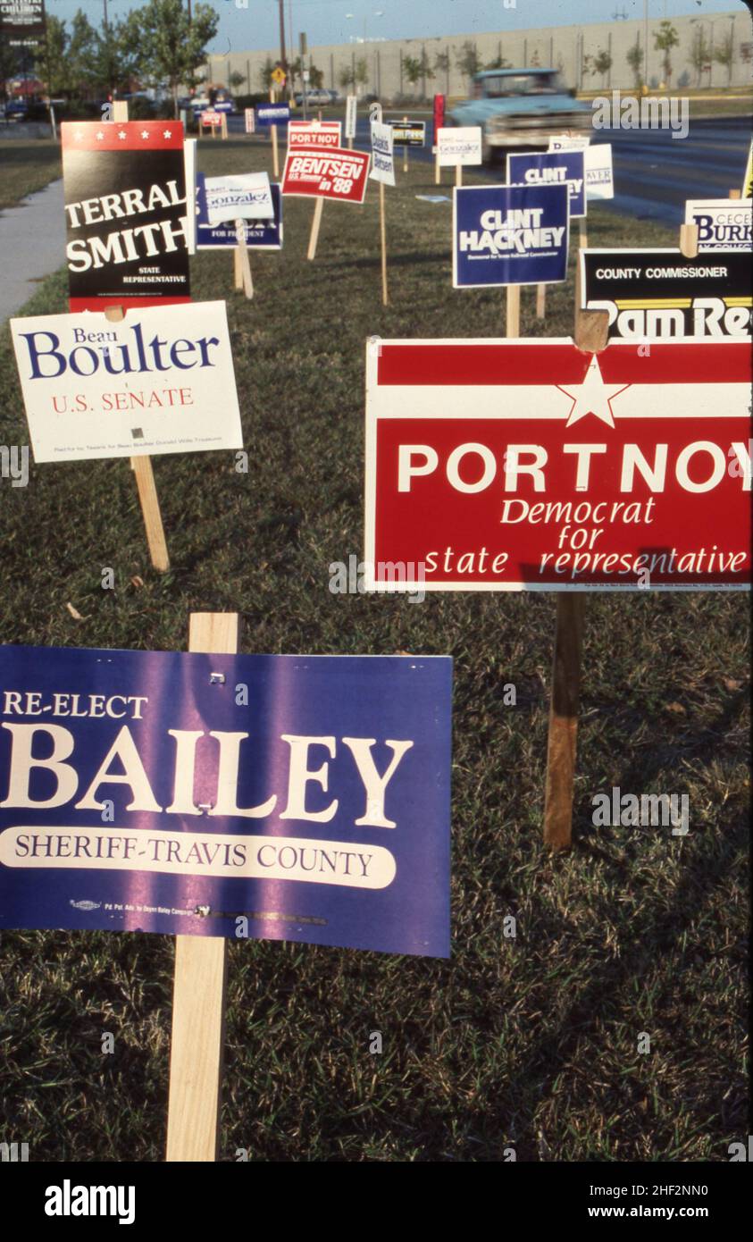 Local advertising hi-res stock photography and images - Alamy