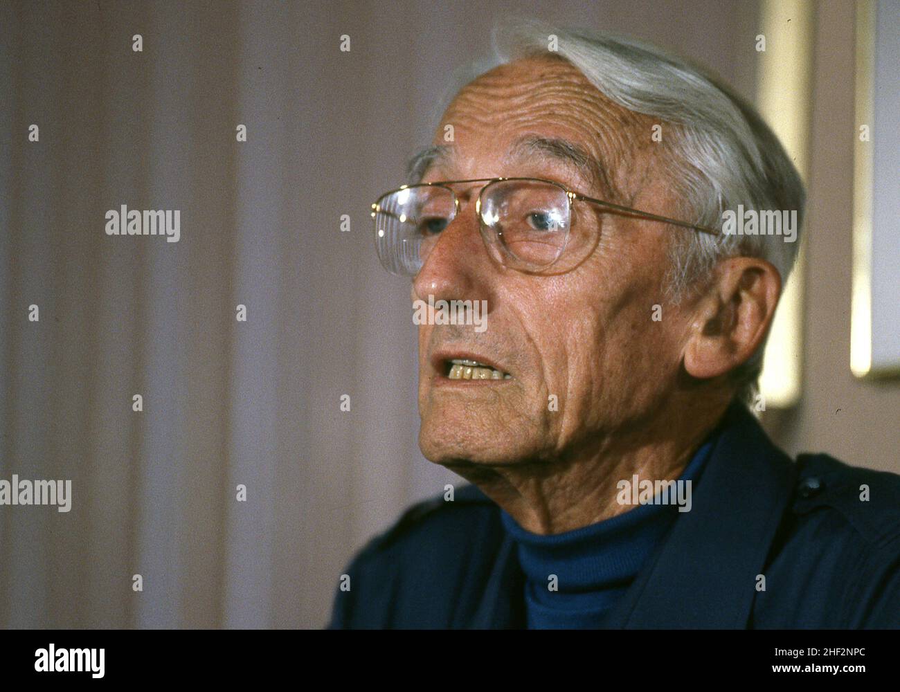 Jacques cousteau hi-res stock photography and images - Alamy