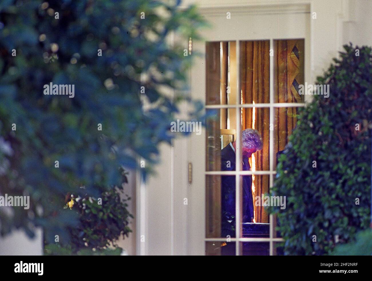 Clinton in the Oval Office in September 1998 Photograph by Dennis Brack ...