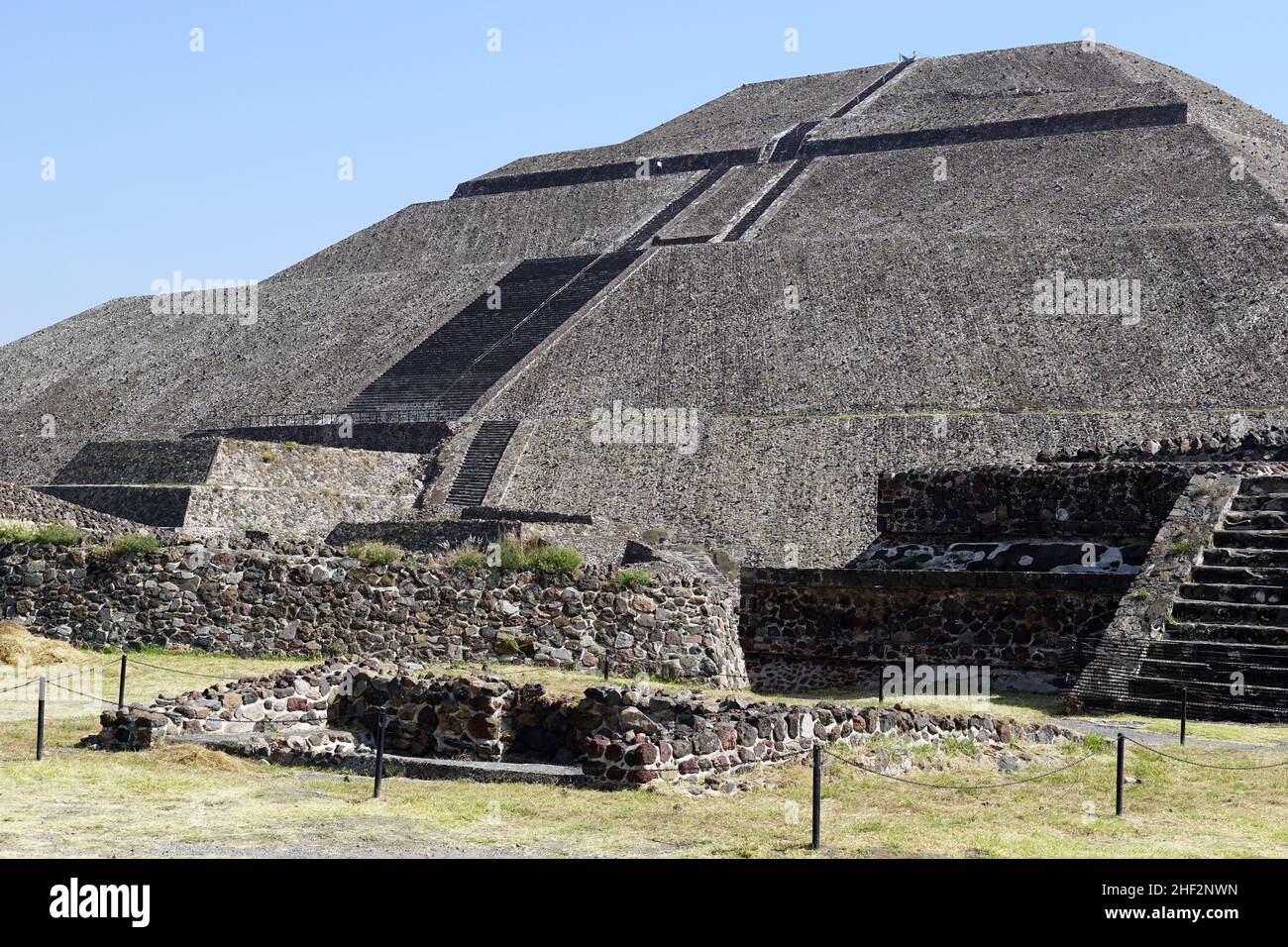 Pyramid of the Sun (Pirámide del Sol), Teotihuacan, State of Mexico ...