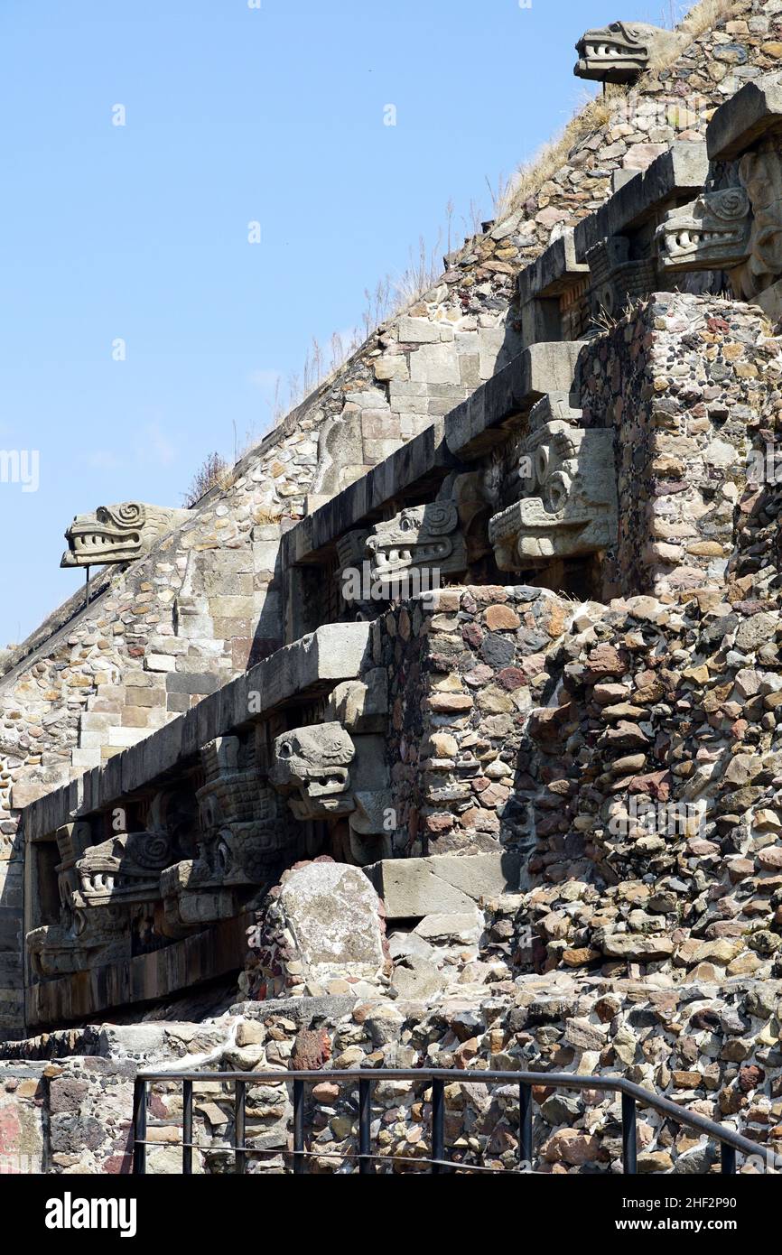 Pirámide de quetzalcóatl hi-res stock photography and images - Alamy