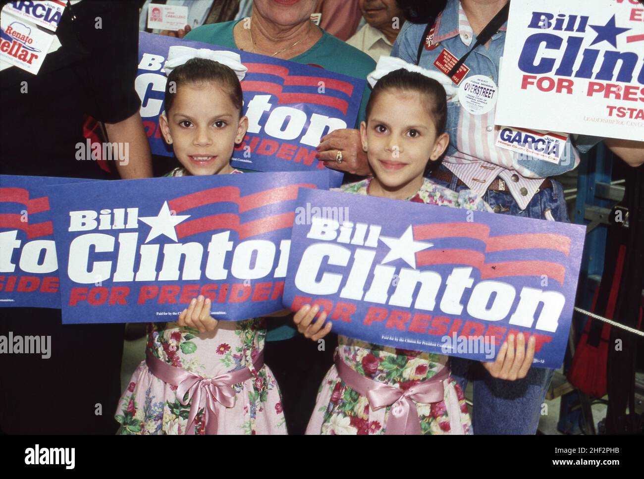 Bill clinton 1992 signs hi-res stock photography and images - Alamy
