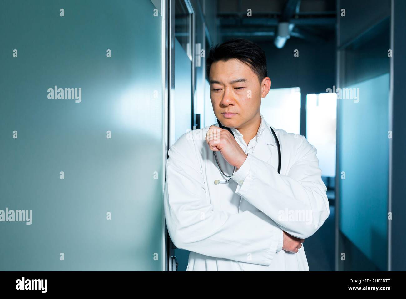 Asian surgeon hi-res stock photography and images - Alamy