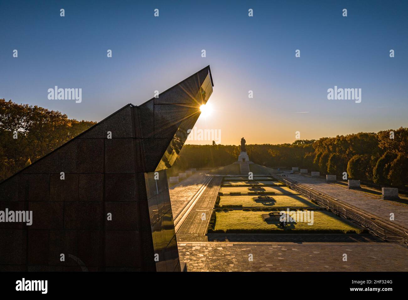 Soviet war monument hi-res stock photography and images - Alamy