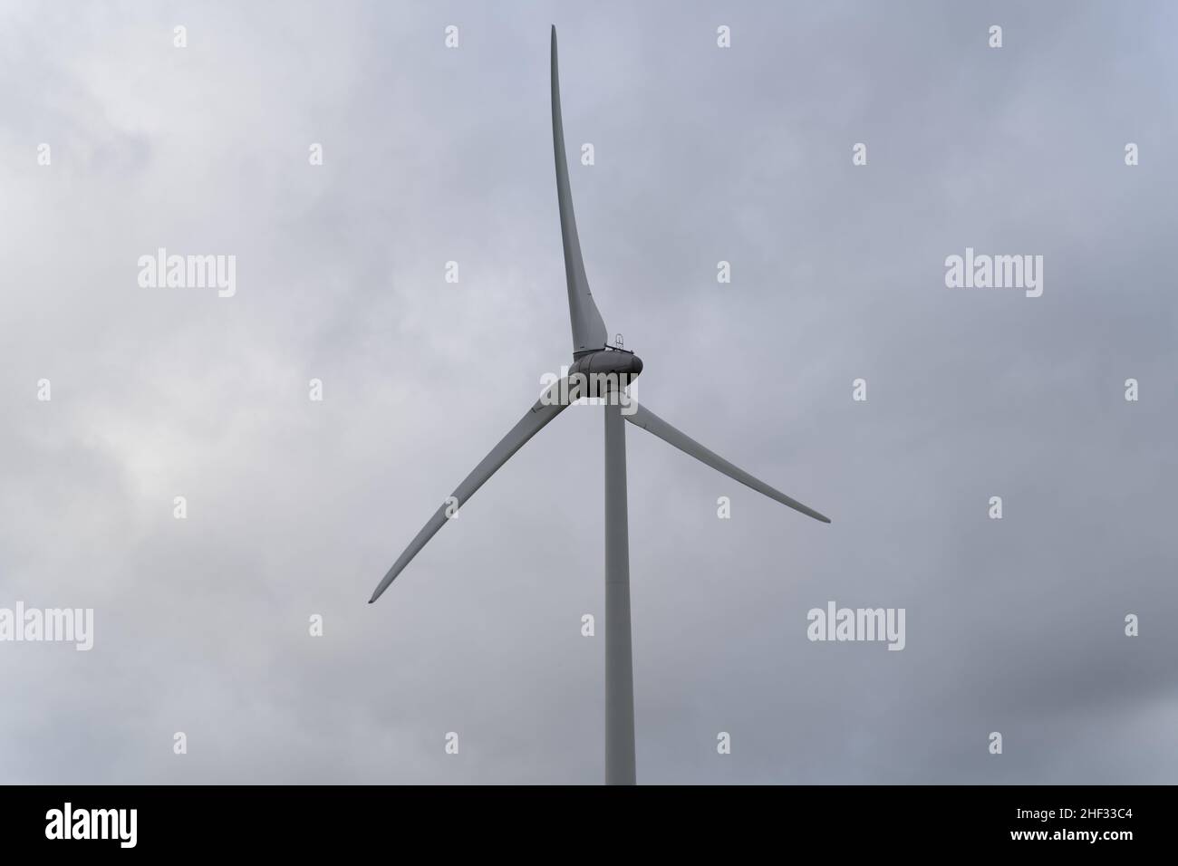 wind turbine blades in the wind farm Kent England UK Stock Photo - Alamy