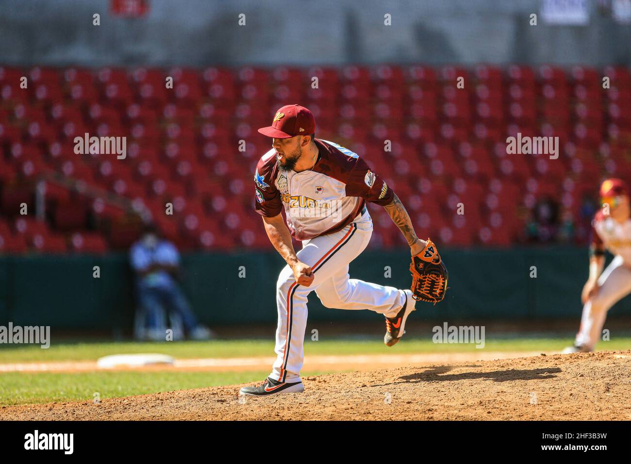 Closing pitcher hi-res stock photography and images - Alamy