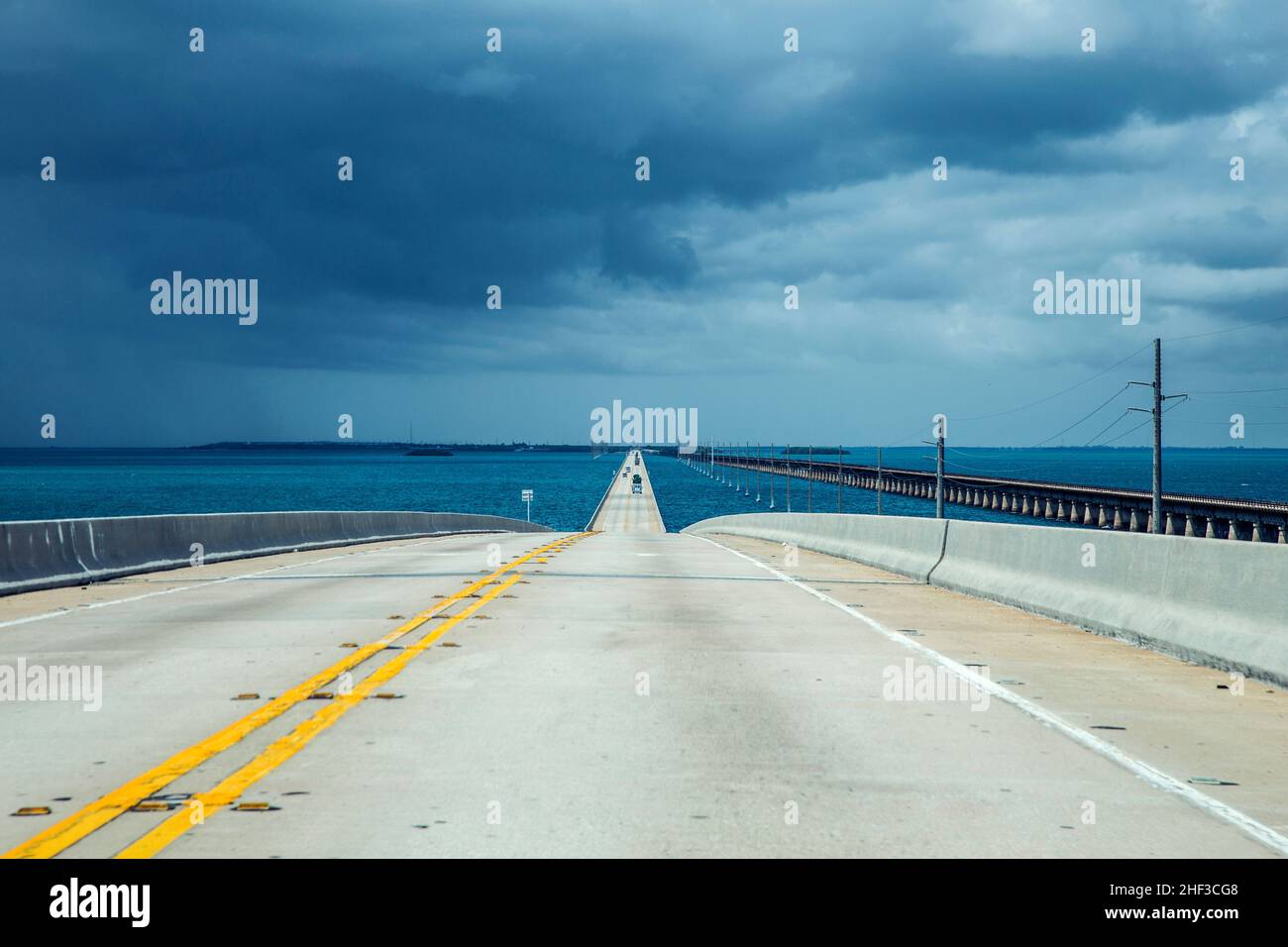 new part of the seven miles bridge under cloudy sky Stock Photo - Alamy