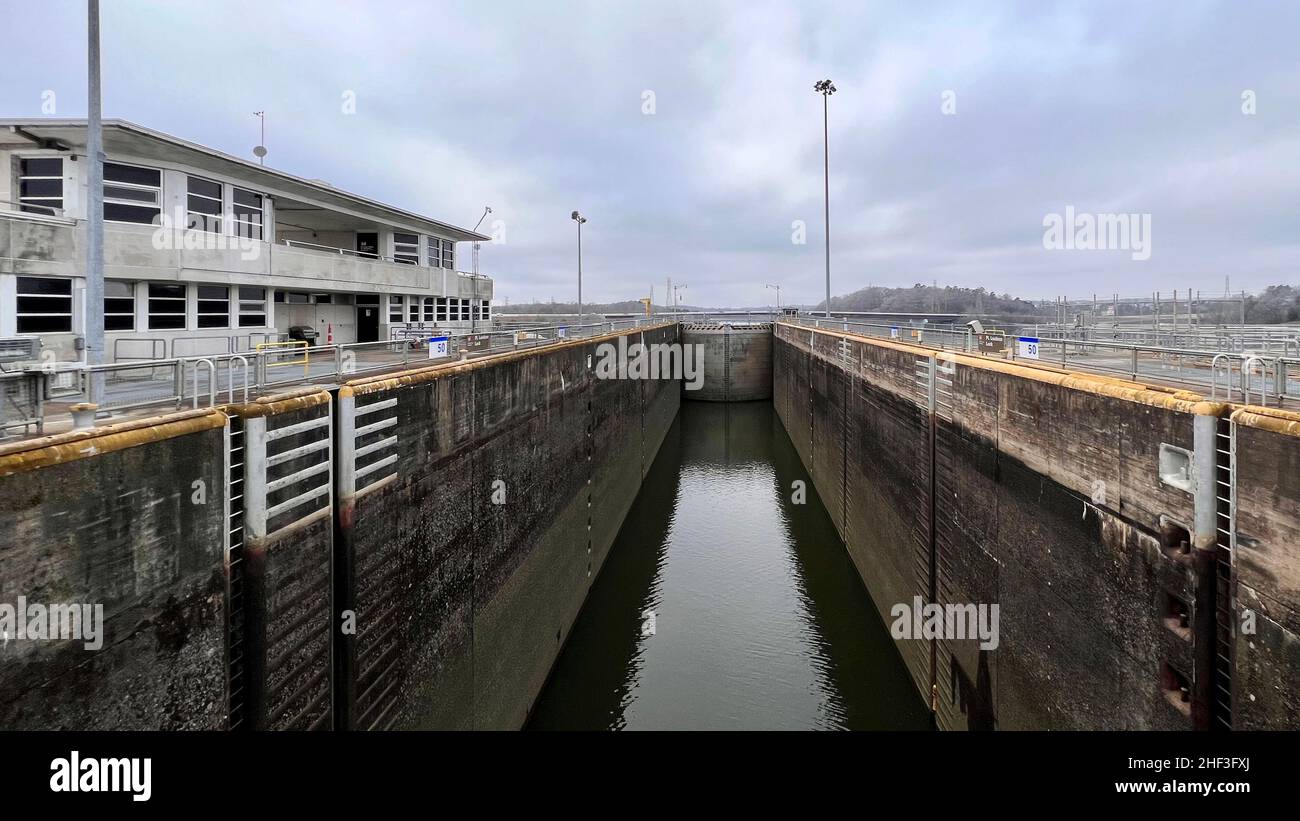 Fort loudoun lock hi-res stock photography and images - Alamy