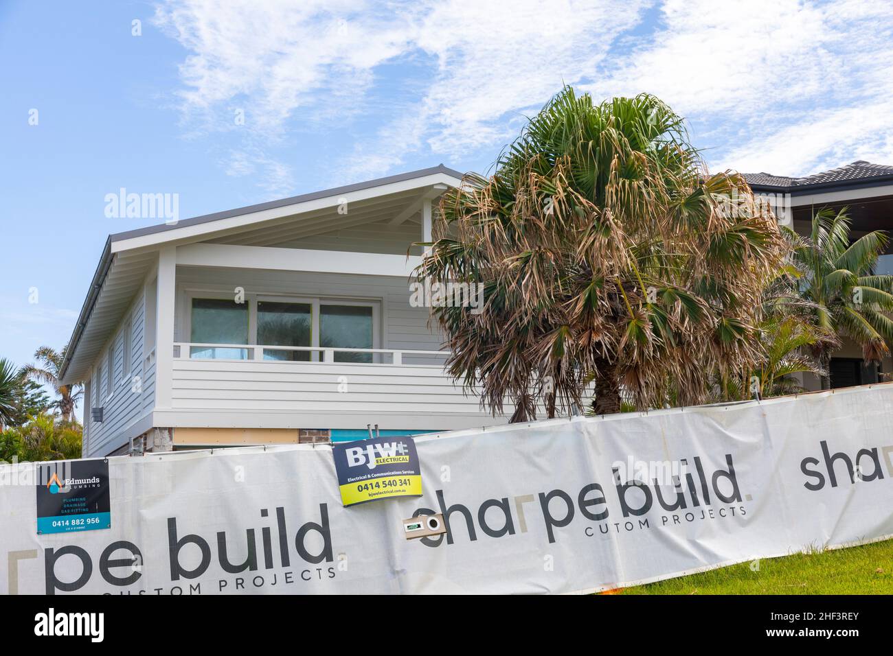 New Sydney home dwelling being built and under construction in Avalon ...