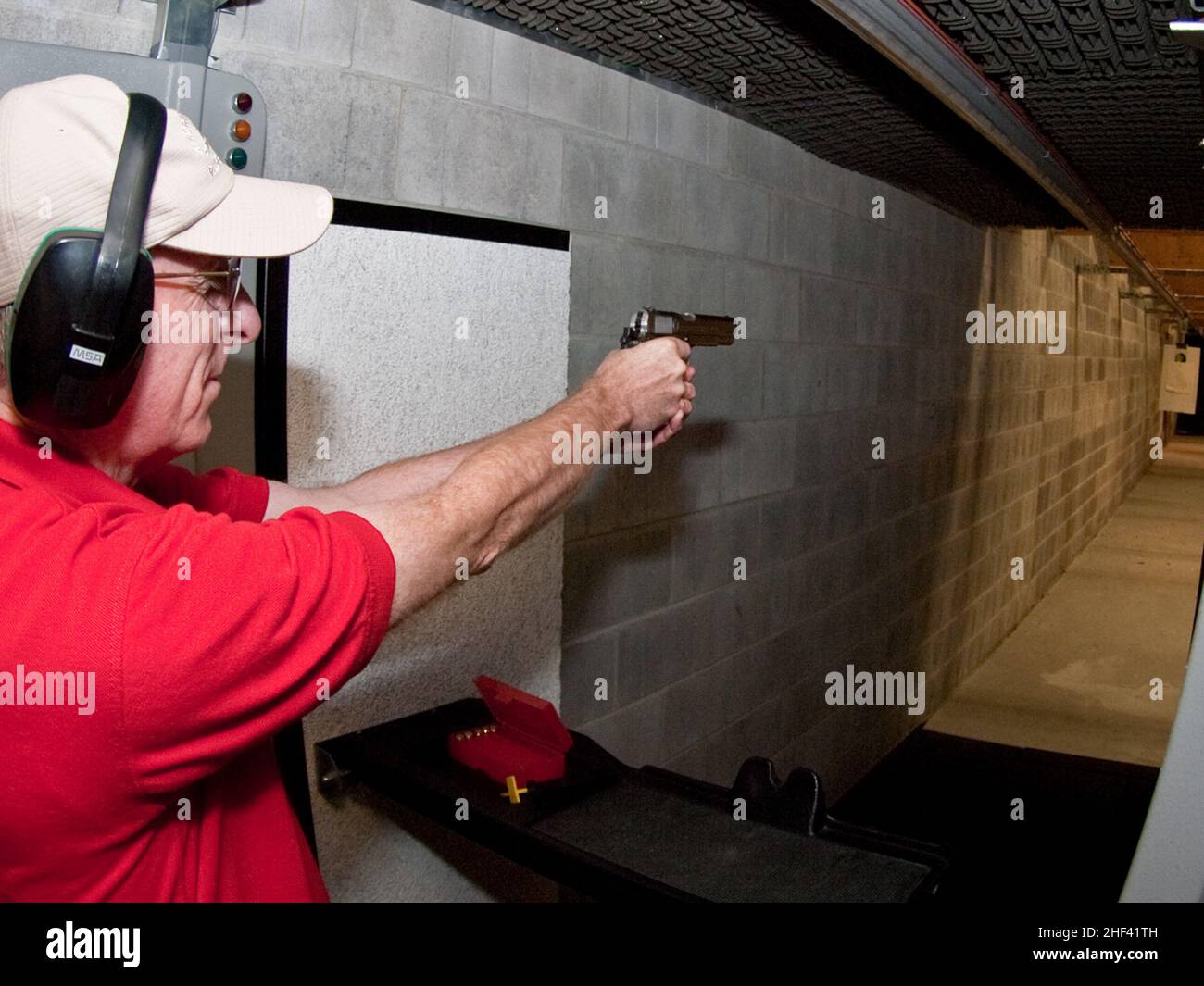 Self loading rifle hi-res stock photography and images - Alamy