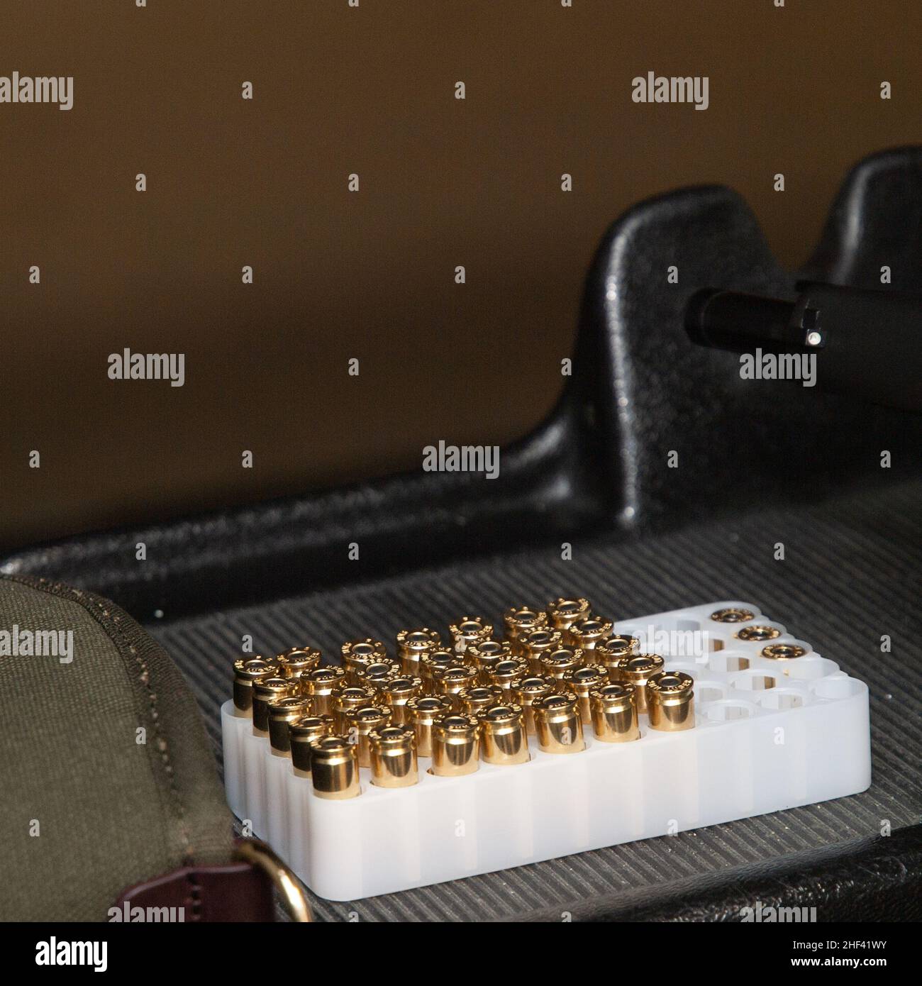 Indoor shooting range hi-res stock photography and images - Alamy