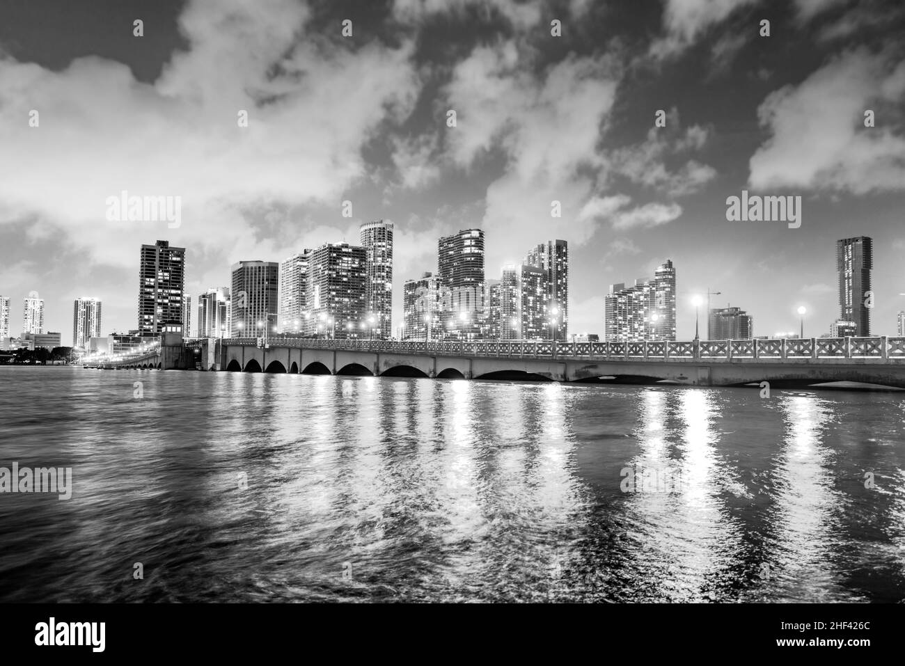 Night view macarthur bridge Black and White Stock Photos & Images - Alamy