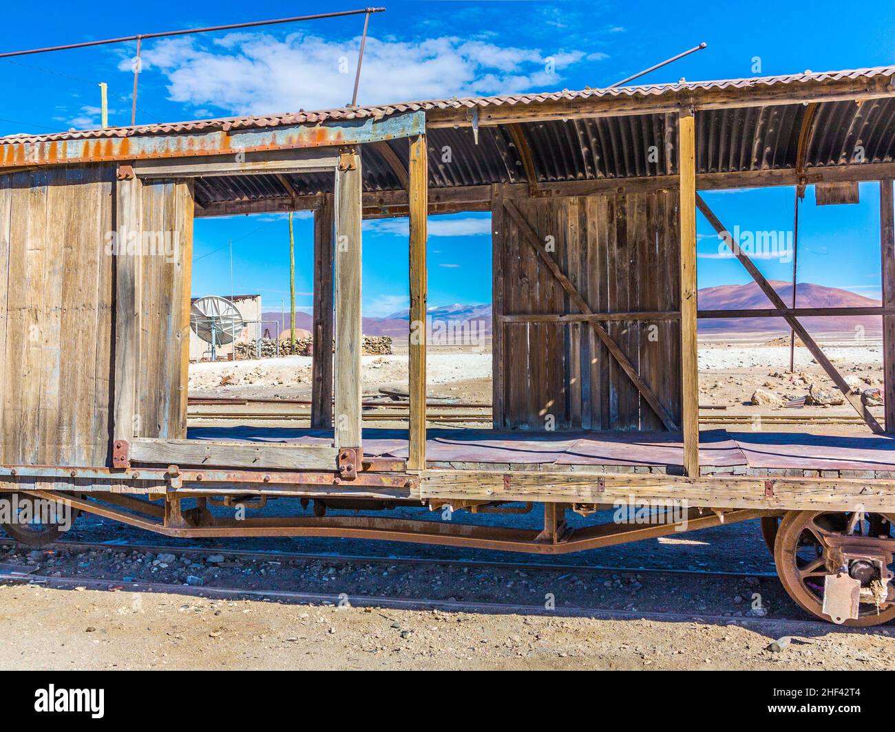 old rotten ghost trains in Avaroa Bolivia in the desert Stock Photo - Alamy