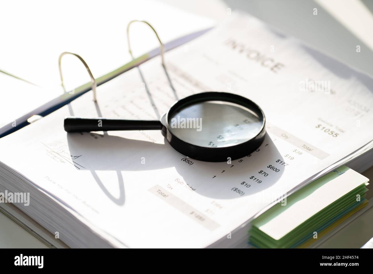 Contract audit hi-res stock photography and images - Alamy
