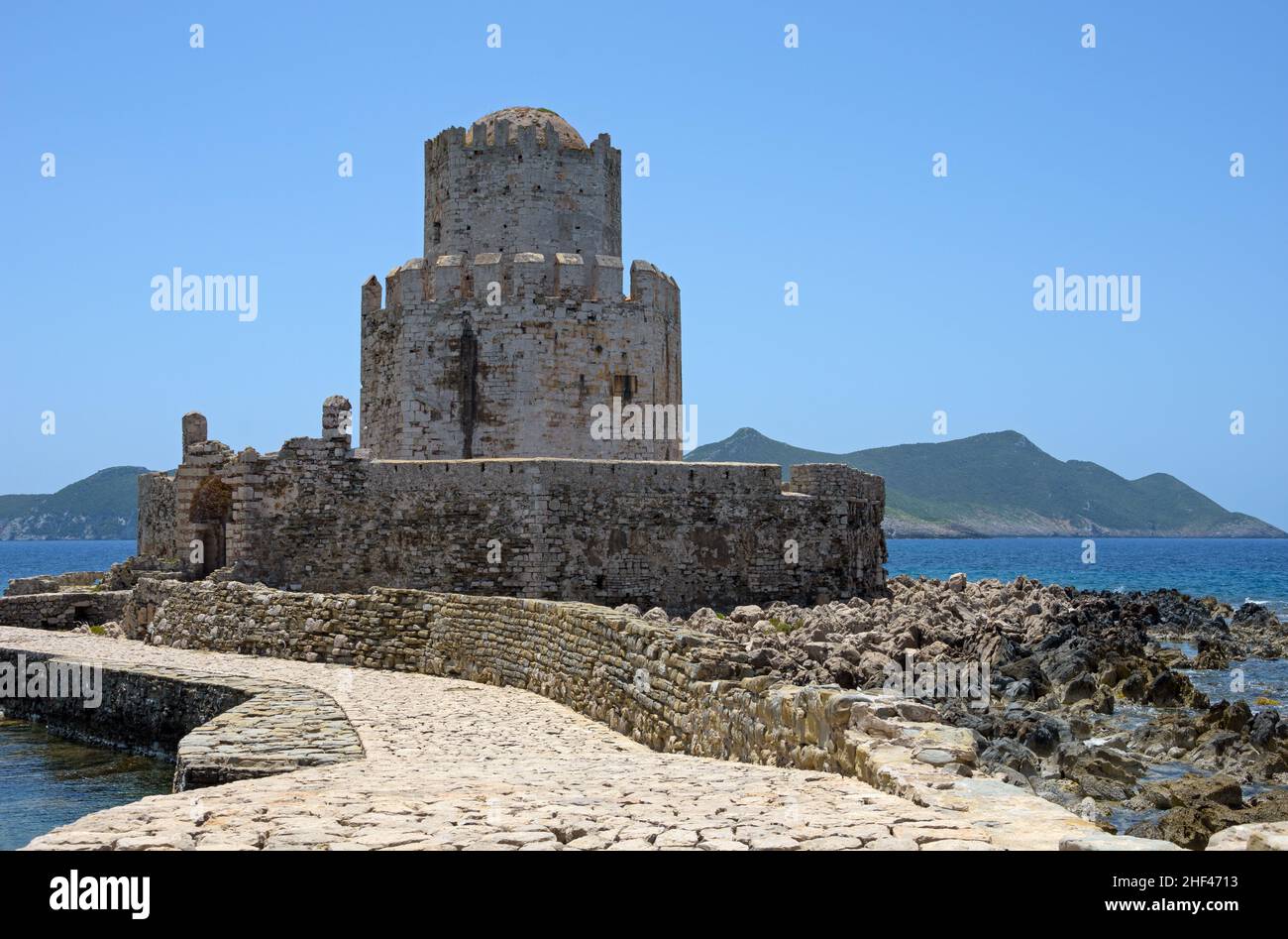 Well preserved medieval castle hi-res stock photography and images - Alamy