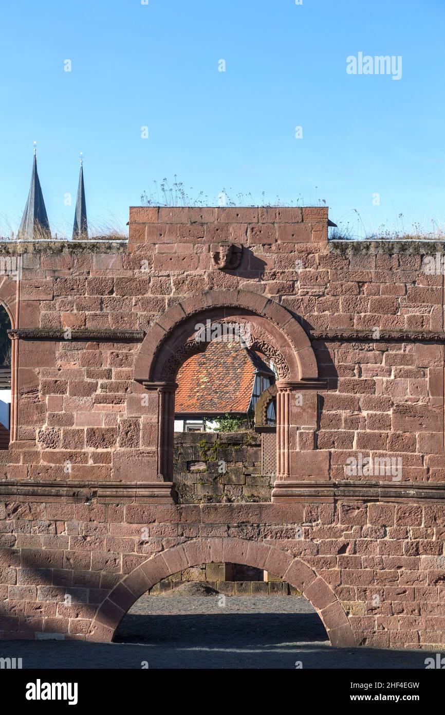 famous old castle from king Barbarossa, the Kaiserpfalz, Gelnhausen ...