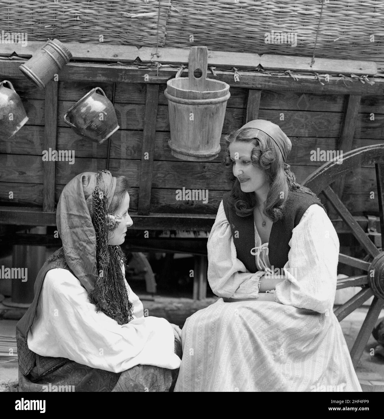 Romanian gypsies gypsy roma hi-res stock photography and images - Alamy