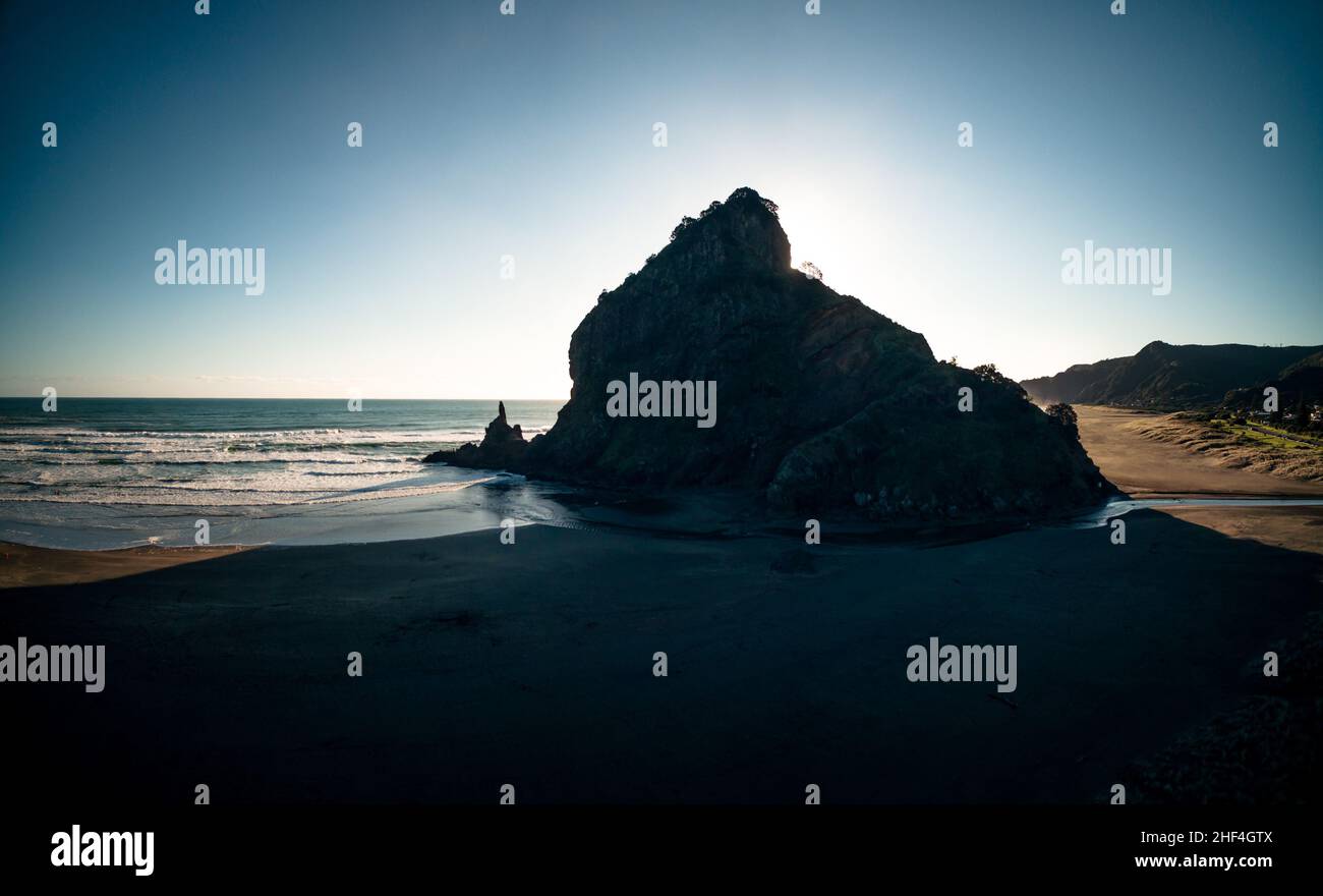 Piha Beach on the northern island of New Zealand Stock Photo - Alamy