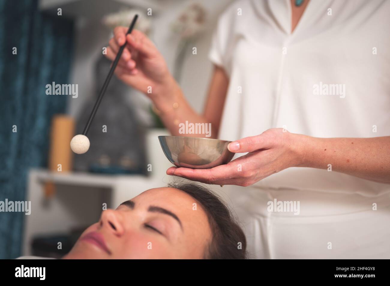 Sound healing hi-res stock photography and images - Alamy