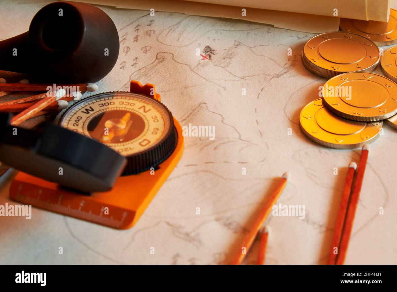 Antique brass compass on map hi-res stock photography and images - Alamy