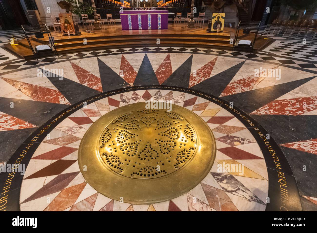 England, London, St. Paul's Cathedral, Flooring Pattern Under The Dome ...