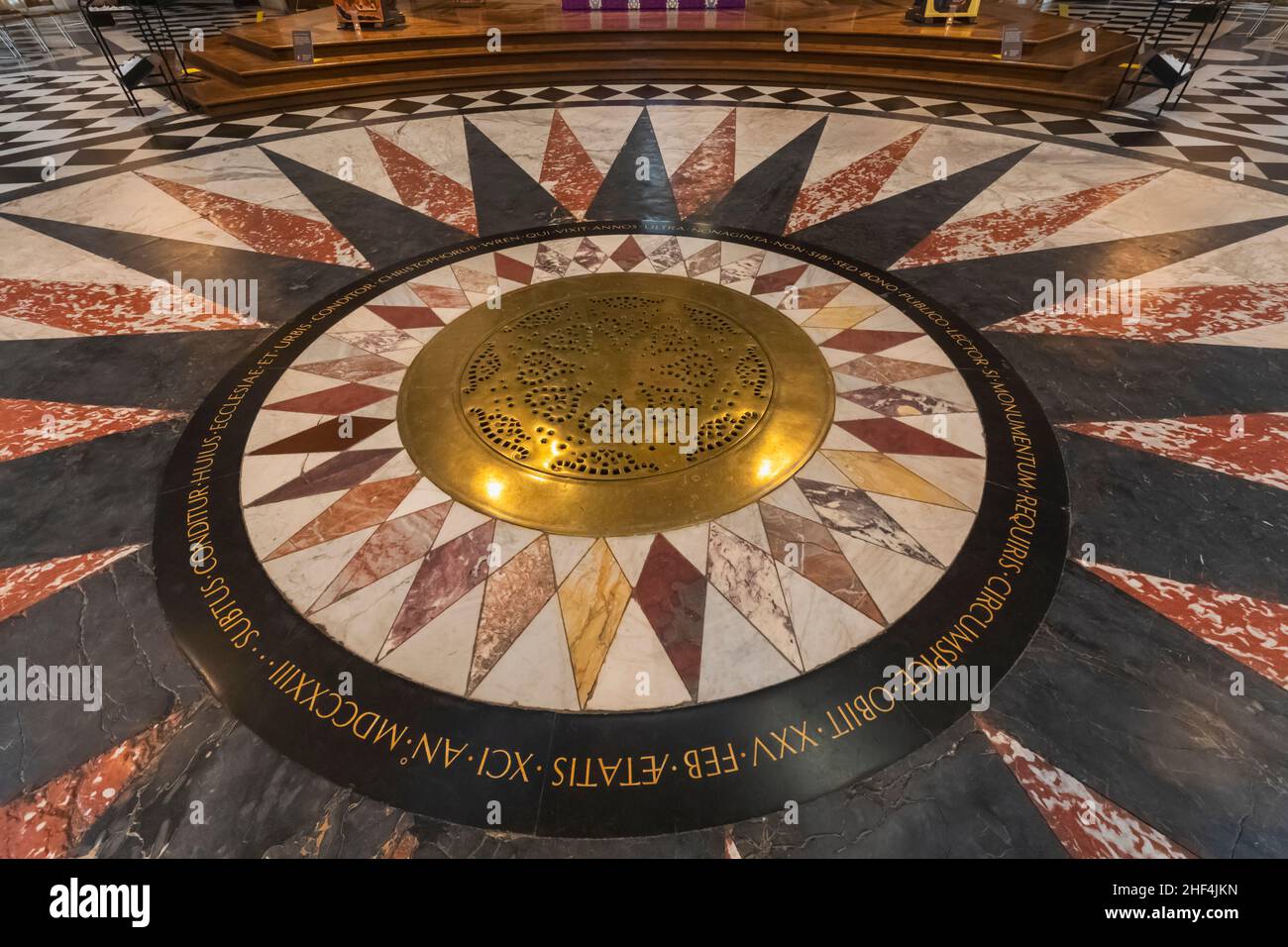 England, London, St. Paul's Cathedral, Flooring Pattern Under The Dome ...