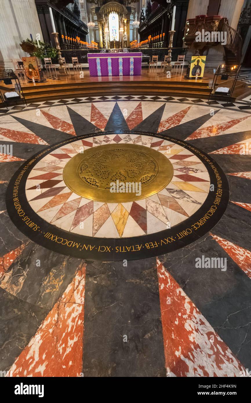 England, London, St. Paul's Cathedral, Flooring Pattern Under The Dome ...