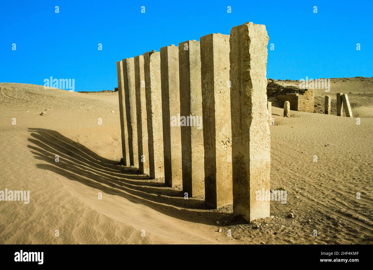 5 pillars of moon temple near Marib, Yemen Stock Photo - Alamy