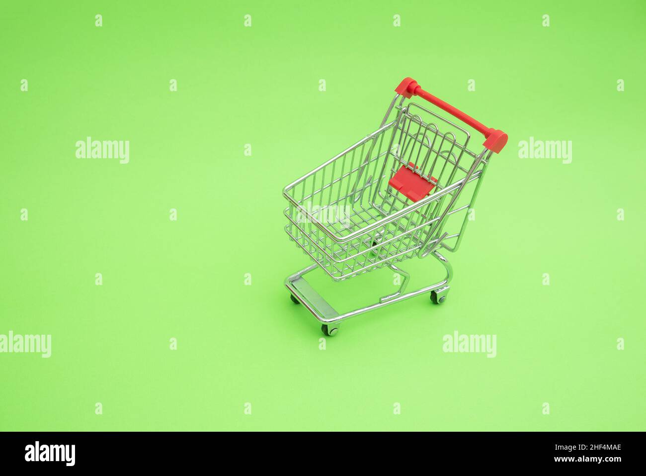 Shooping trolley hi-res stock photography and images - Alamy