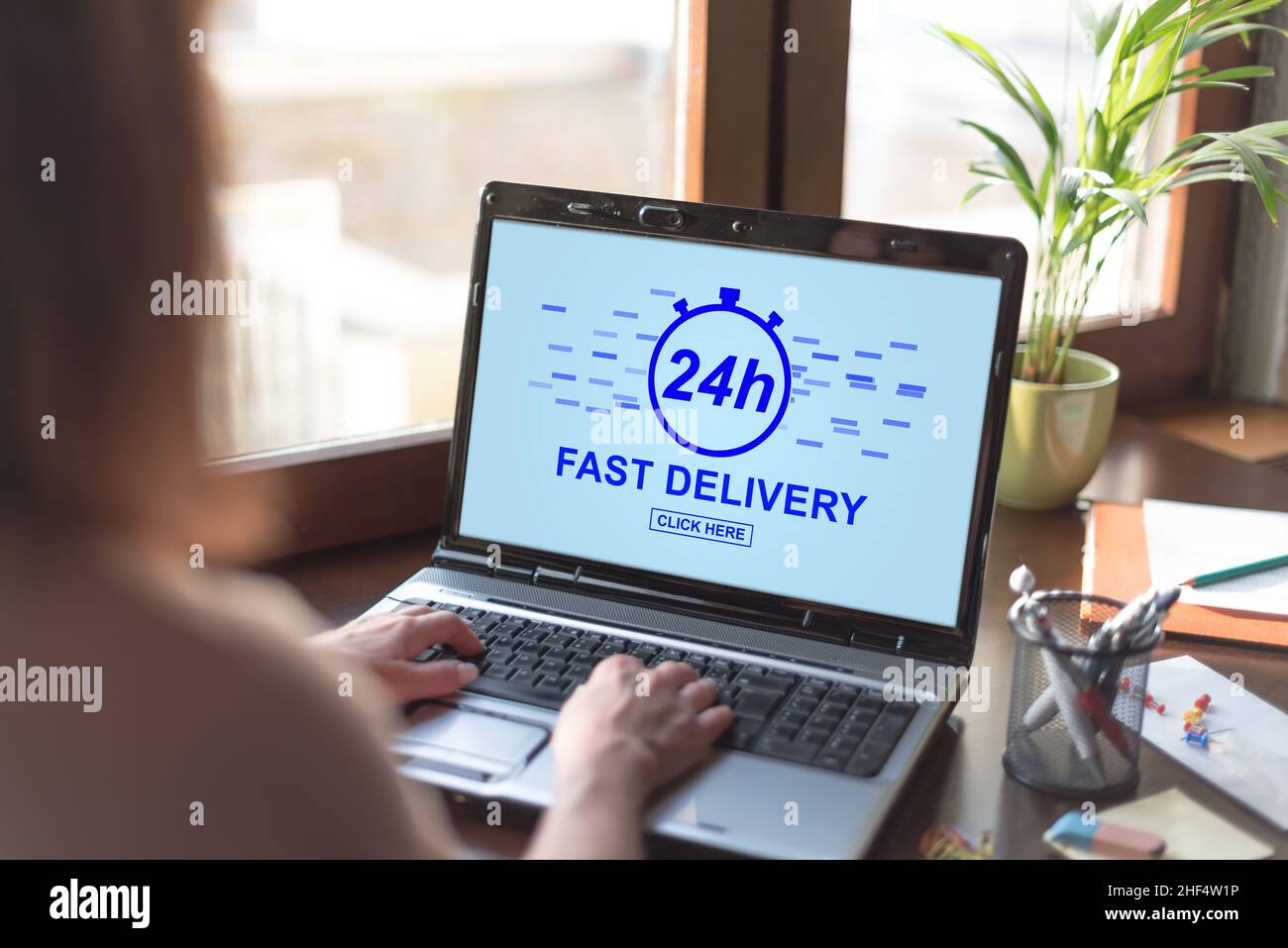 Laptop screen displaying fast hi-res stock photography and images - Alamy