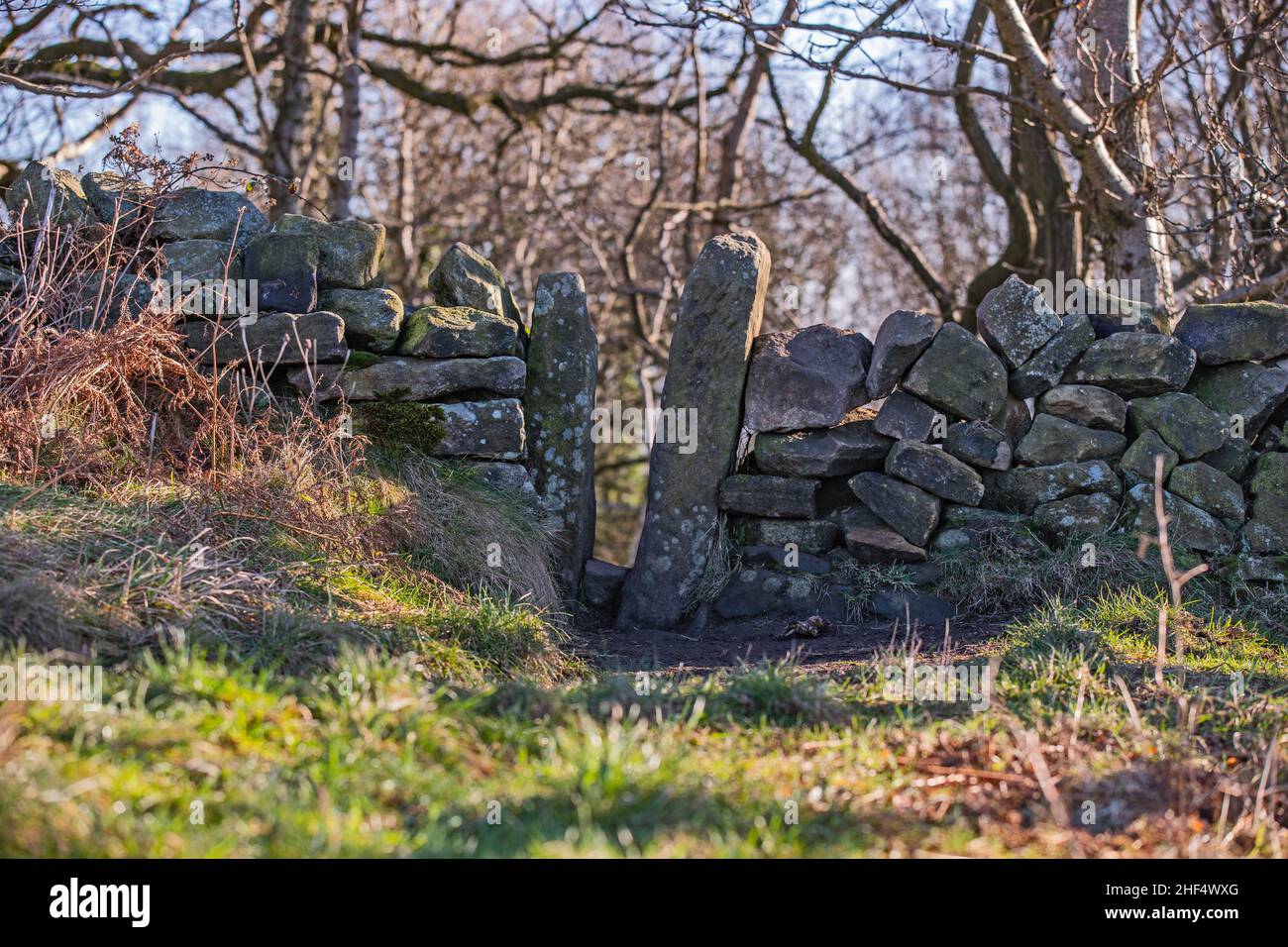 Squeezer stone wall hi-res stock photography and images - Alamy