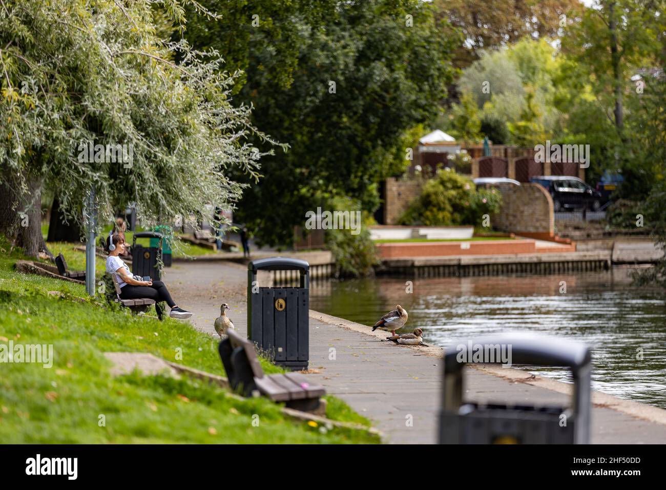 Welcome to staines upon thames sign hi-res stock photography and images ...