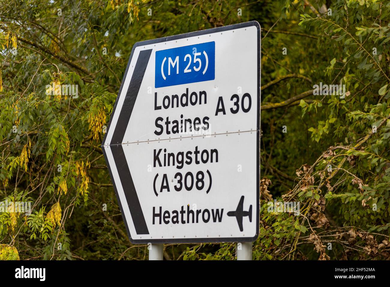 Welcome sign with swans hi-res stock photography and images - Alamy
